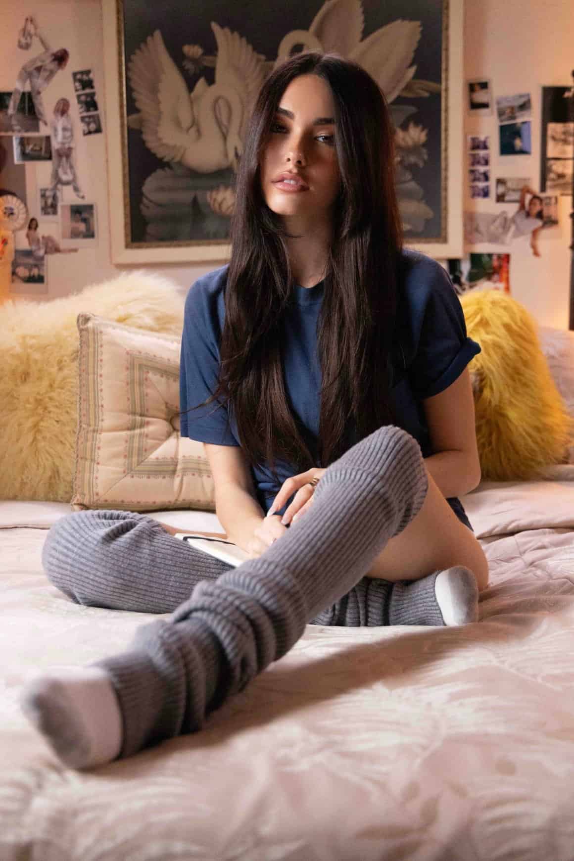 “Make You Mine”: Madison Beer’s Moody Infatuation Anthem Is Stuck on Repeat